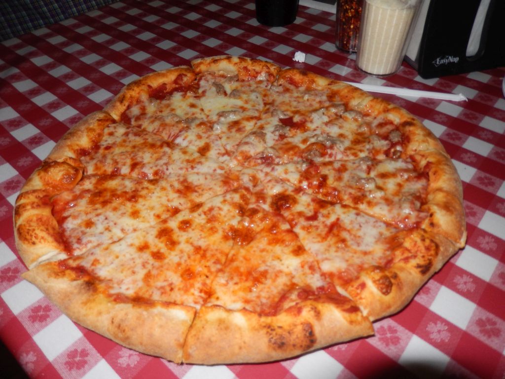 Big Ed’s Pizza—Oak Ridge, TN Pizza-Making Institution | The Pizza Snob