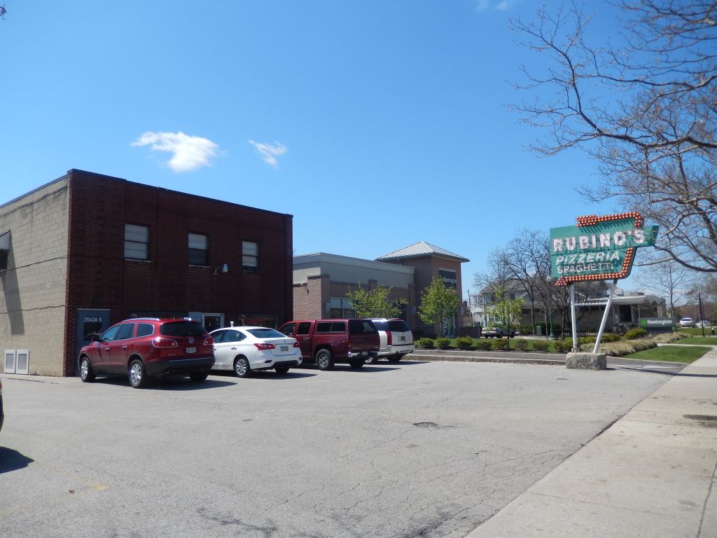 Columbus, Ohio’s Rubino’s Pizzeria—Charming and Better Chicago-Thin ...