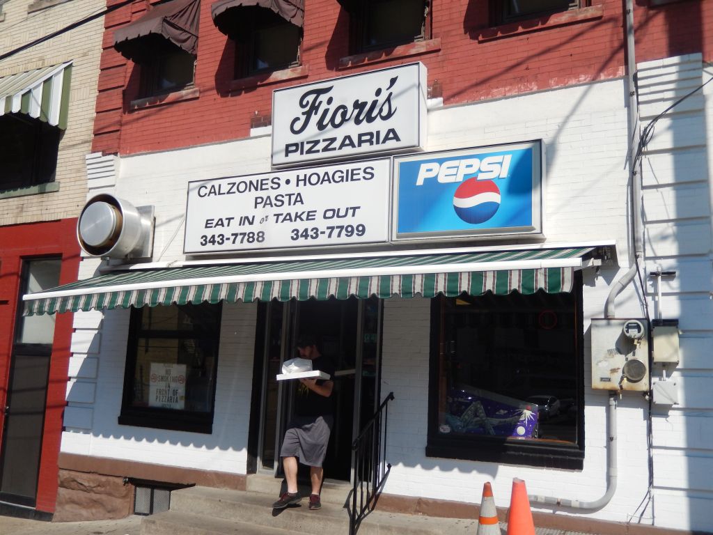 Fiori’s Pizzaria in Pittsburgh—Original Pizza with an Old School Charm ...