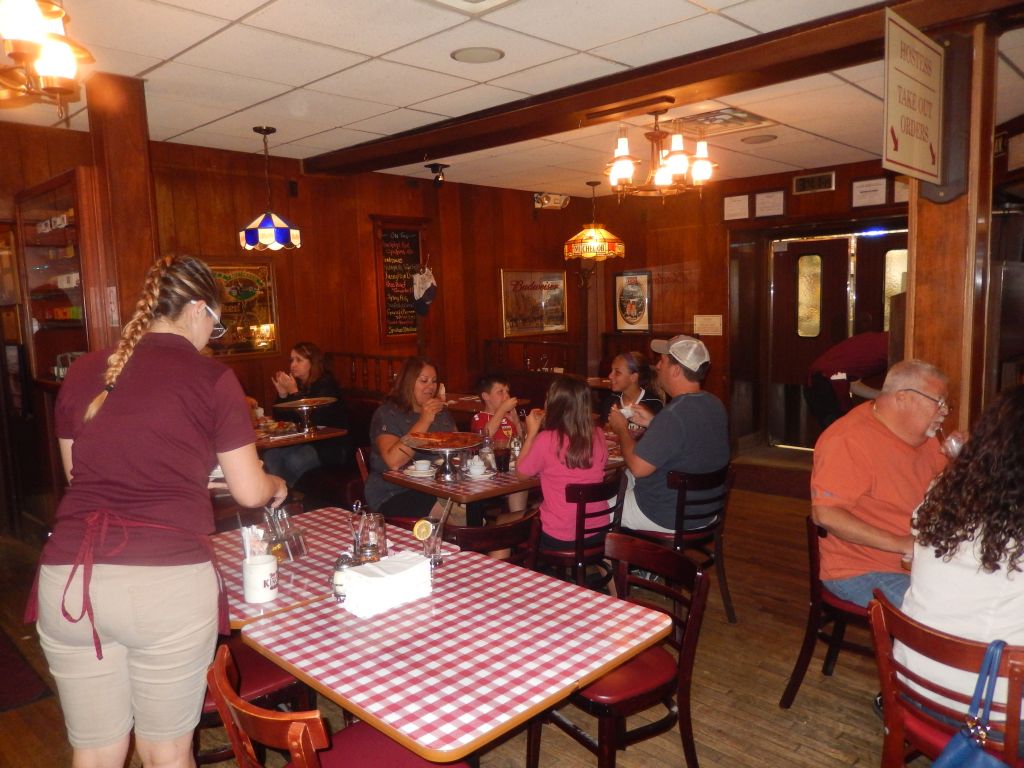 Kinchley’s Tavern – New Jersey’s #1 Thin-Crust Pie? Maybe. | The Pizza Snob