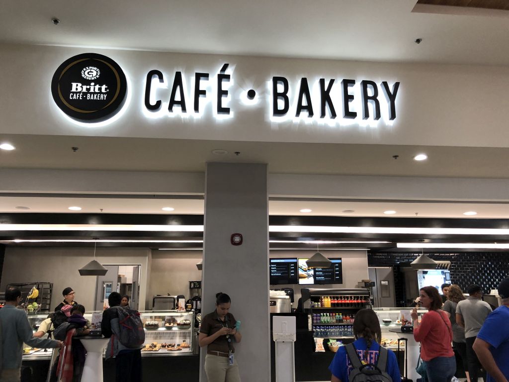 Britt Café Bakery—Airport Pizza in Costa Rica | The Pizza Snob